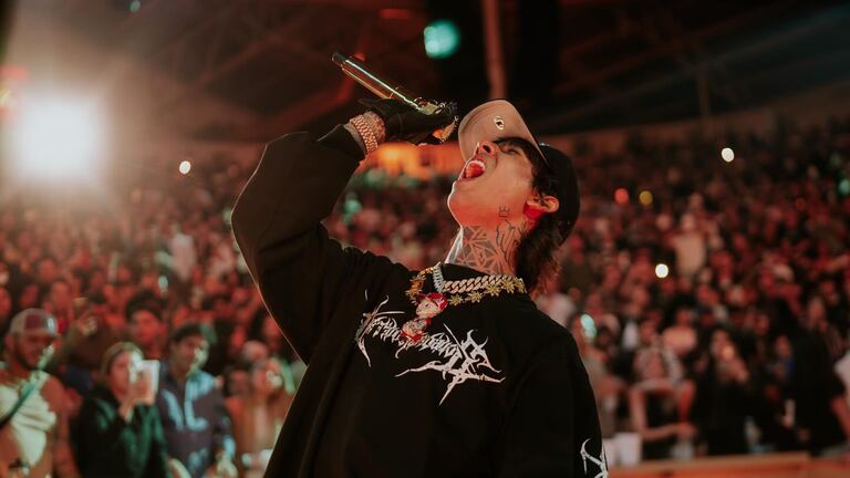 Natanael Cano golpea a su DJ y rompe equipo en Baja Beach Fest: el video del momento brutal – La ...