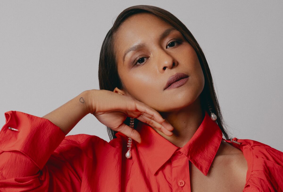 Gabriela Cartol habla en entrevista sobre ‘Women Wearing Shoulder Pads ...