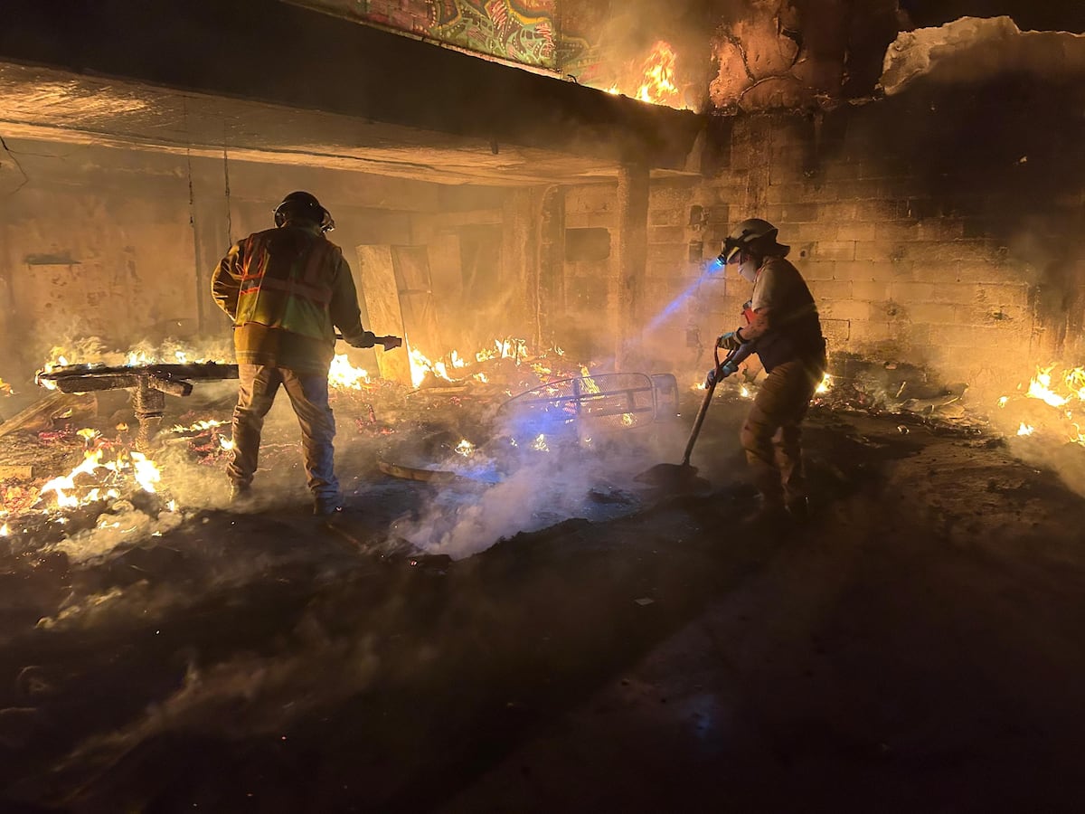 Controlan incendio en el ex Cine Tlatelolco; no hubo personas ...
